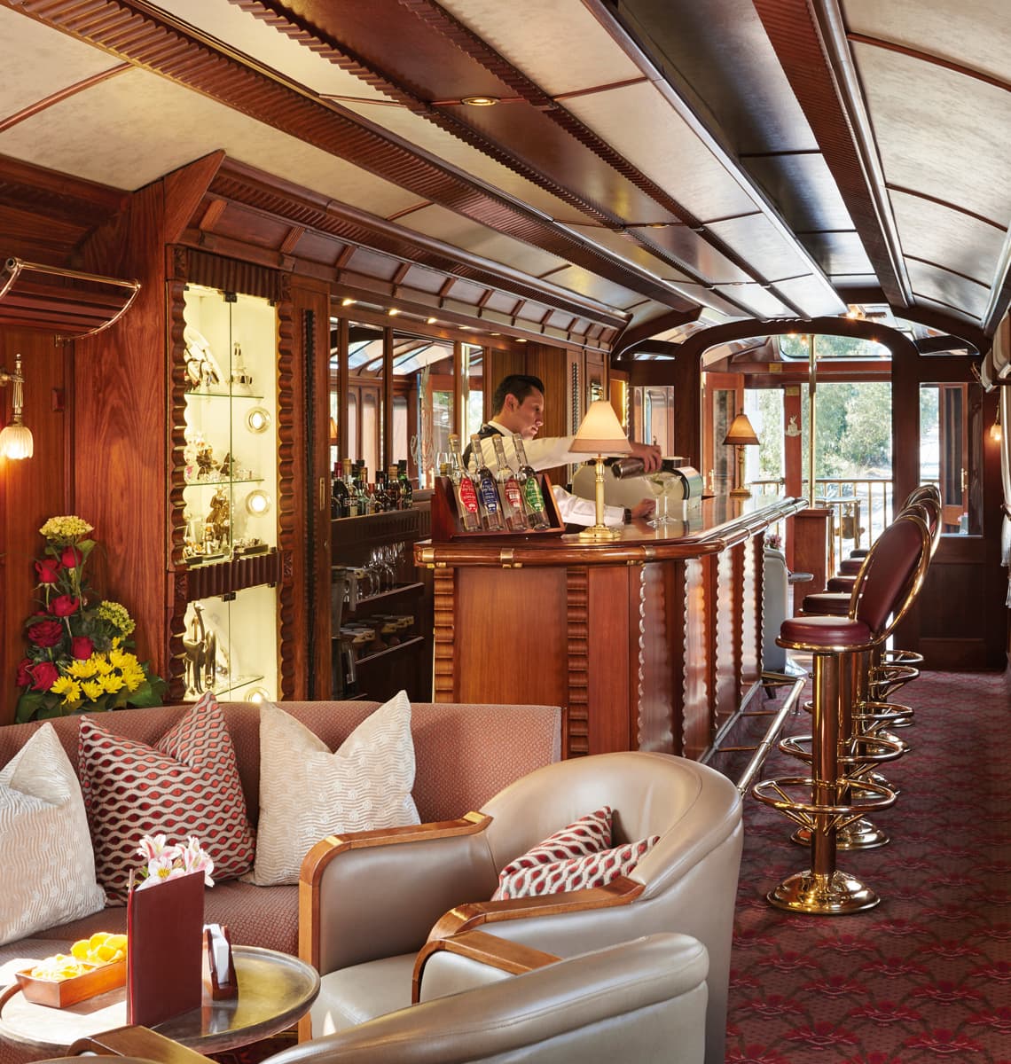 Coches de Lujo del Tren Hiram Bingham: Restaurante, Bar y Observatorio